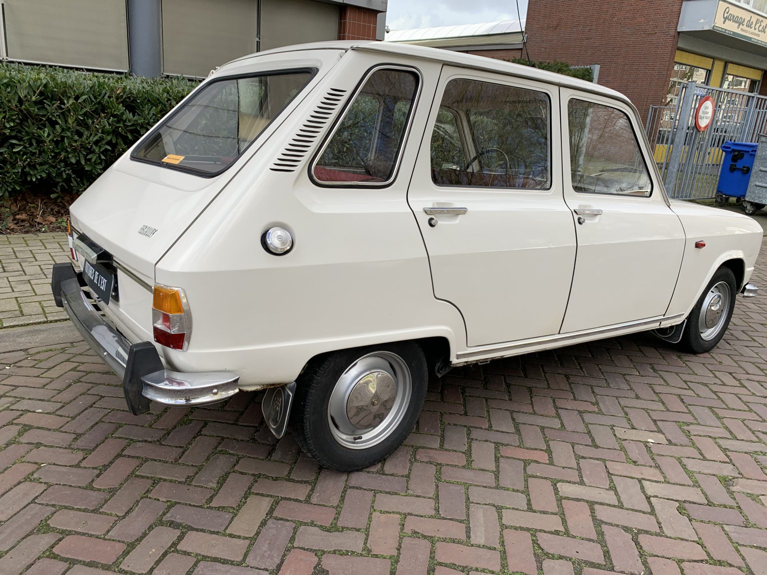 Renault R6 – Voitures De l ’Est