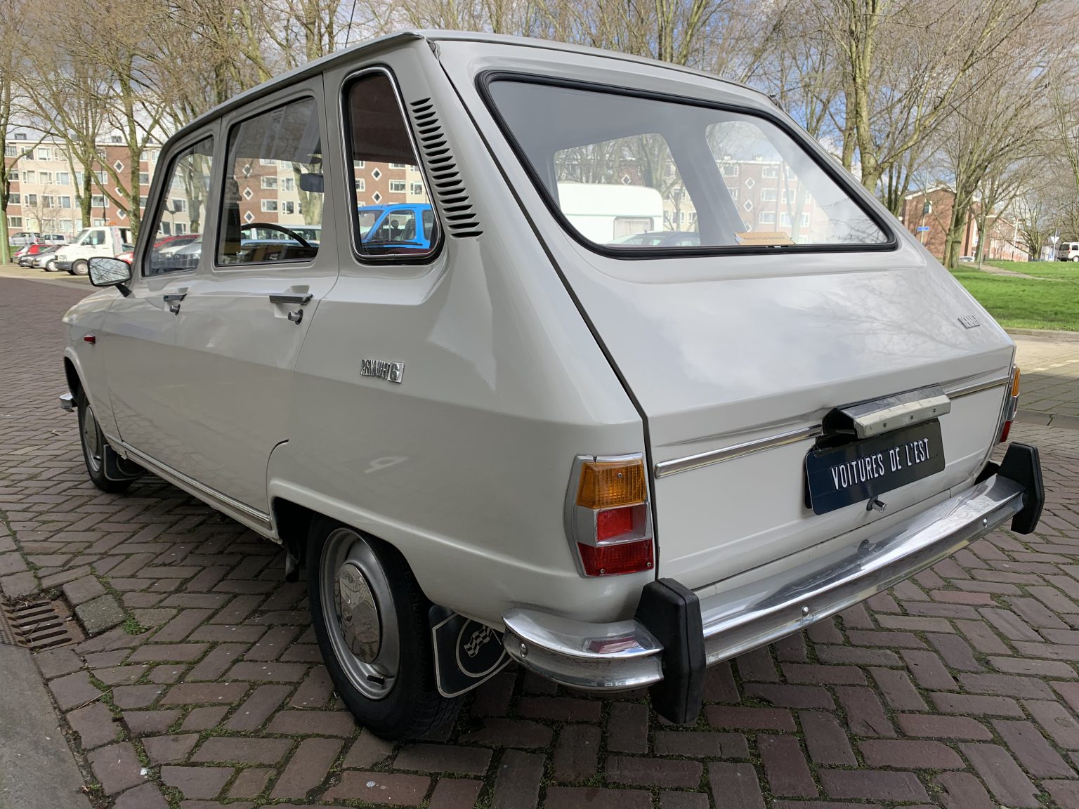 Renault R6 – Voitures De l ’Est