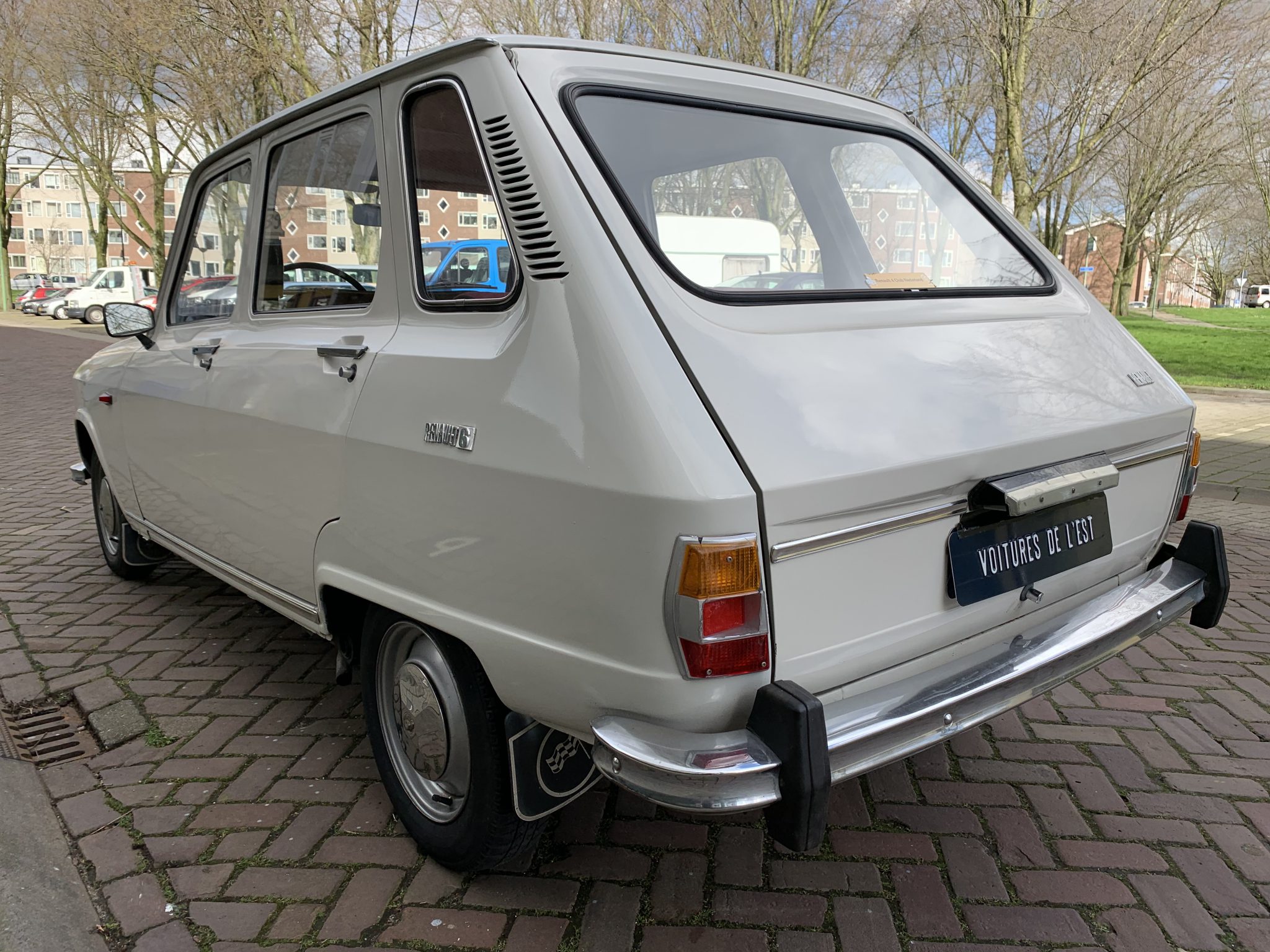 Renault R6 – Voitures De l ’Est