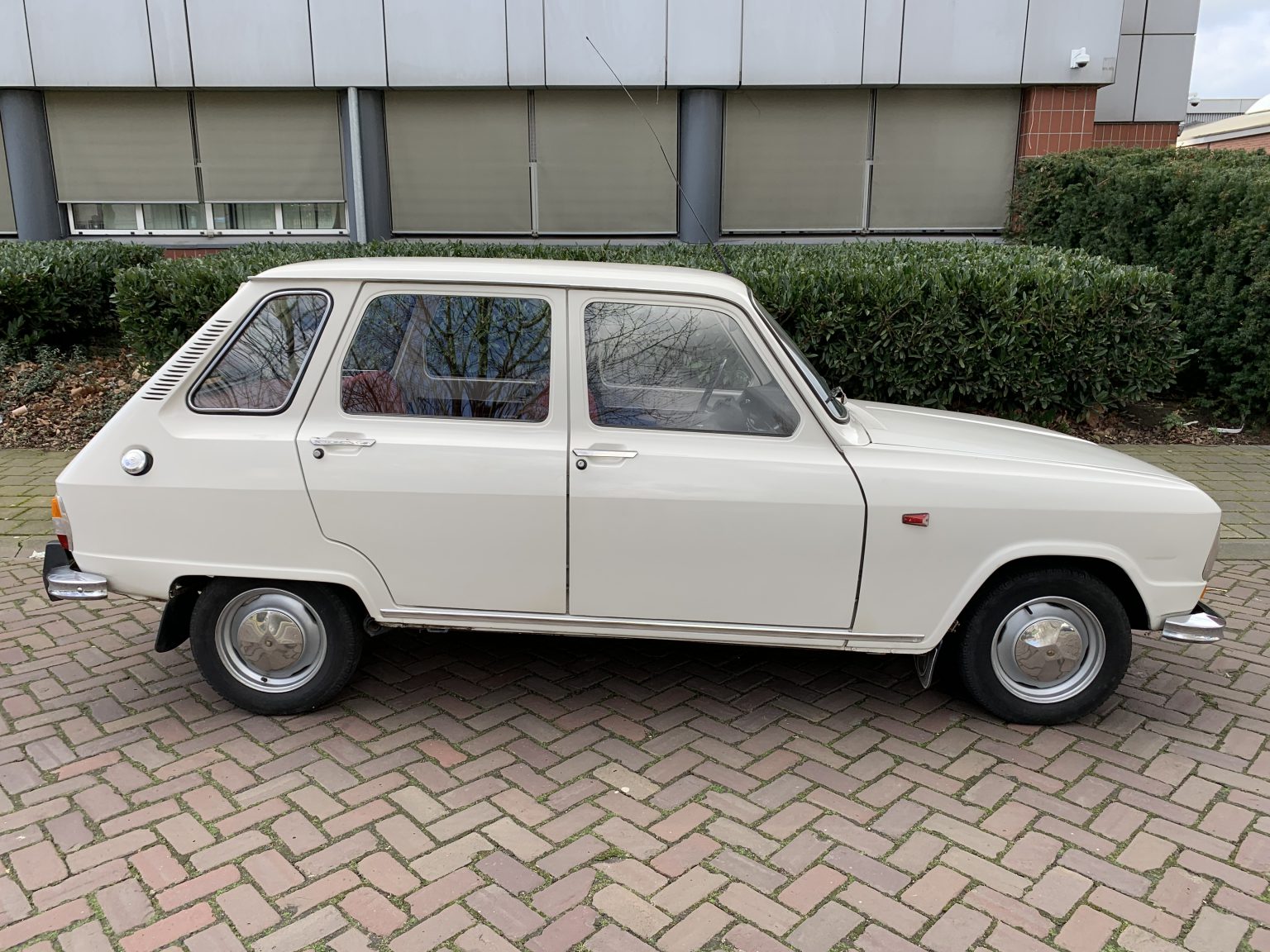 Renault R6 – Voitures De l ’Est