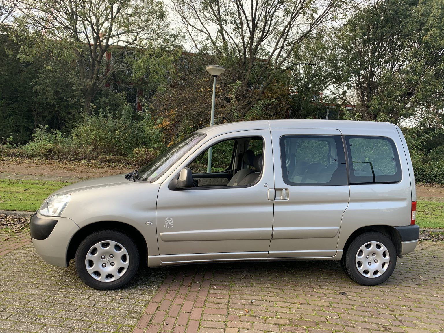 Peugeot Partner MPV 1.4 XR – Voitures De l ’Est