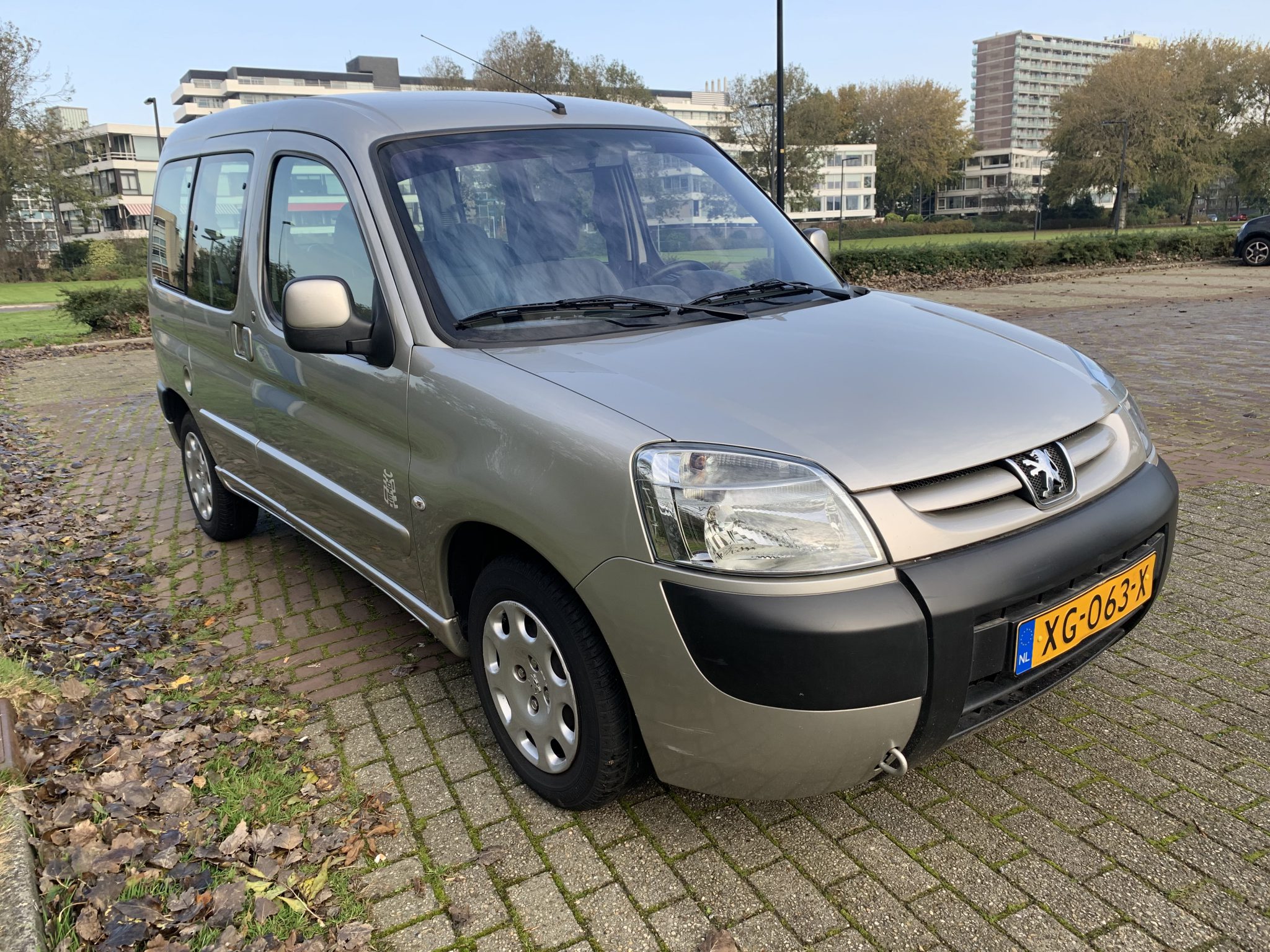 Peugeot Partner MPV 1.4 XR – Voitures De l ’Est
