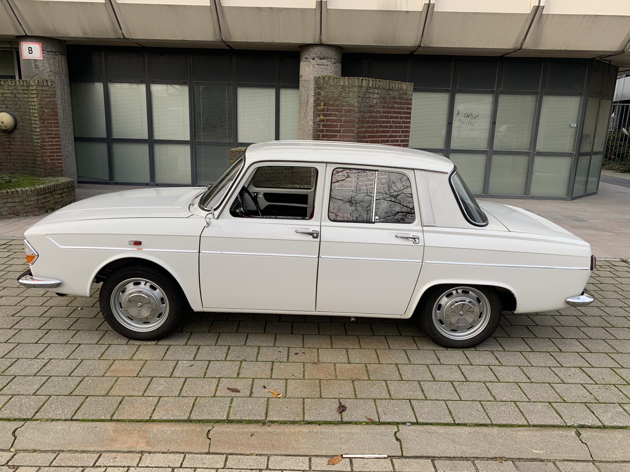 Renault R10 Major – Voitures De l ’Est