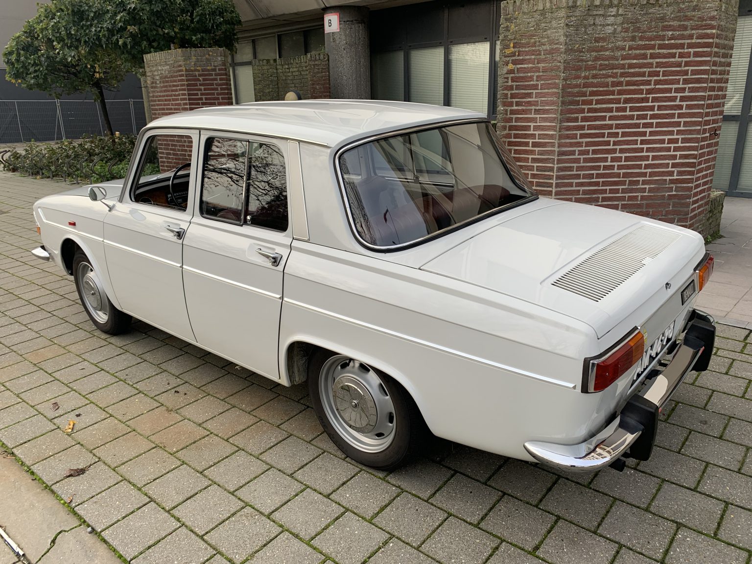 Renault R10 Major – Voitures De l ’Est