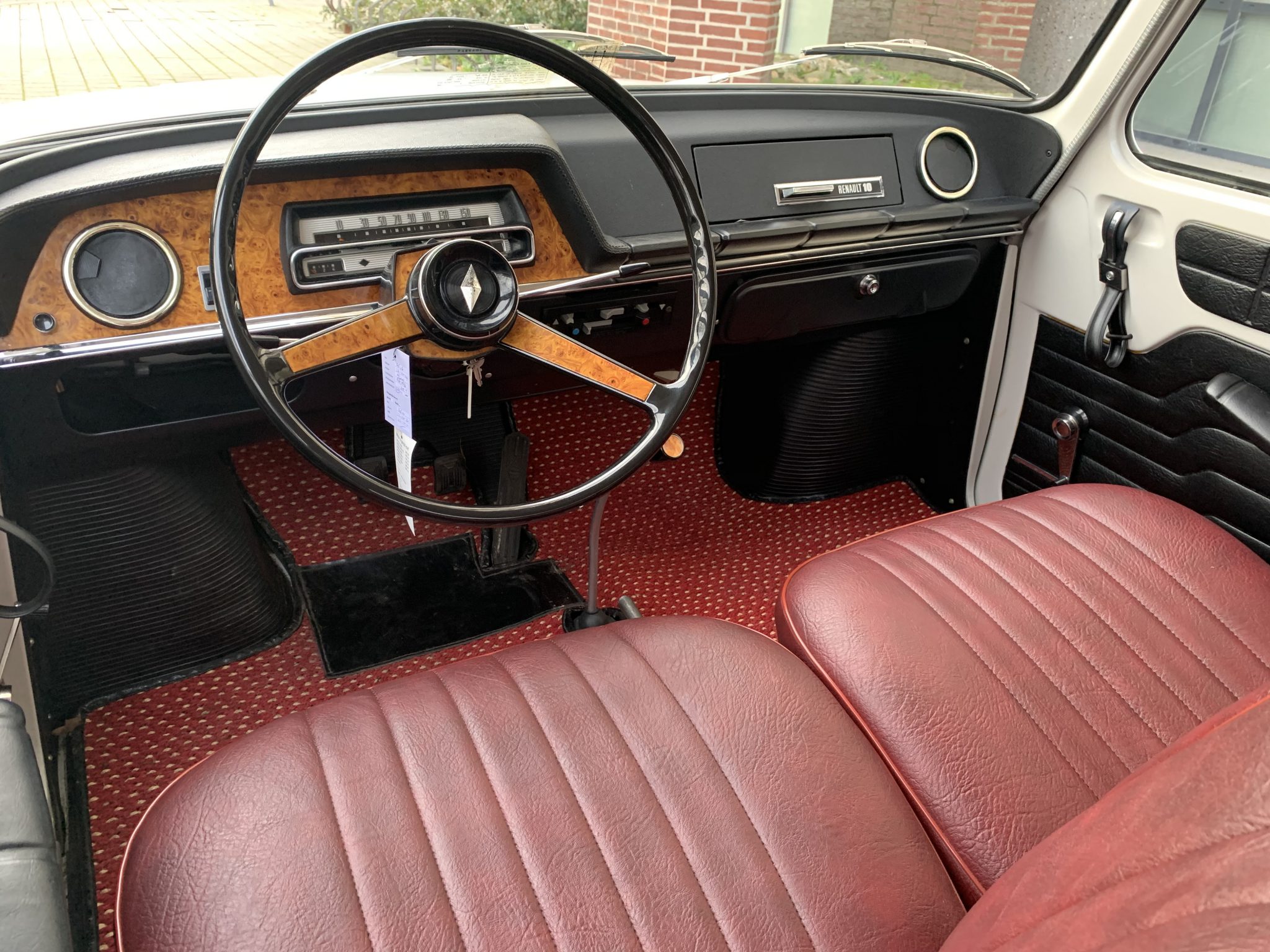 Renault R10 Major – Voitures De l ’Est