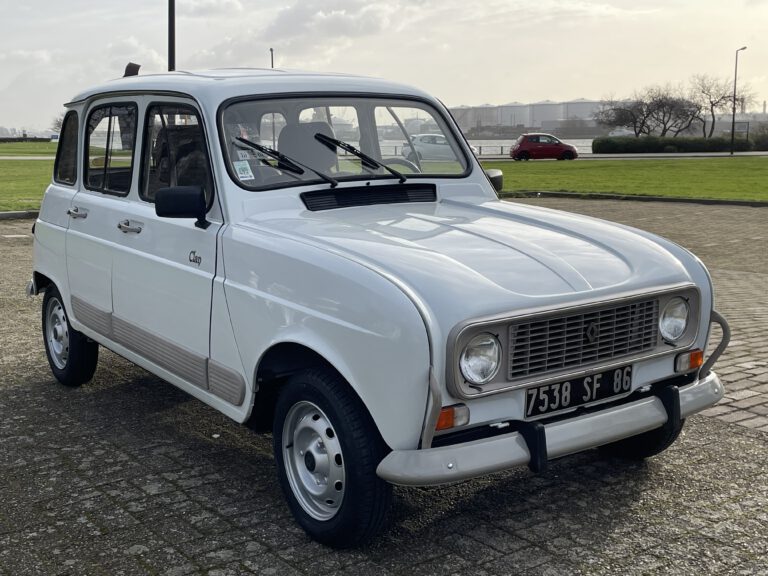 Renault R4GTL Clan – Voitures De l ’Est