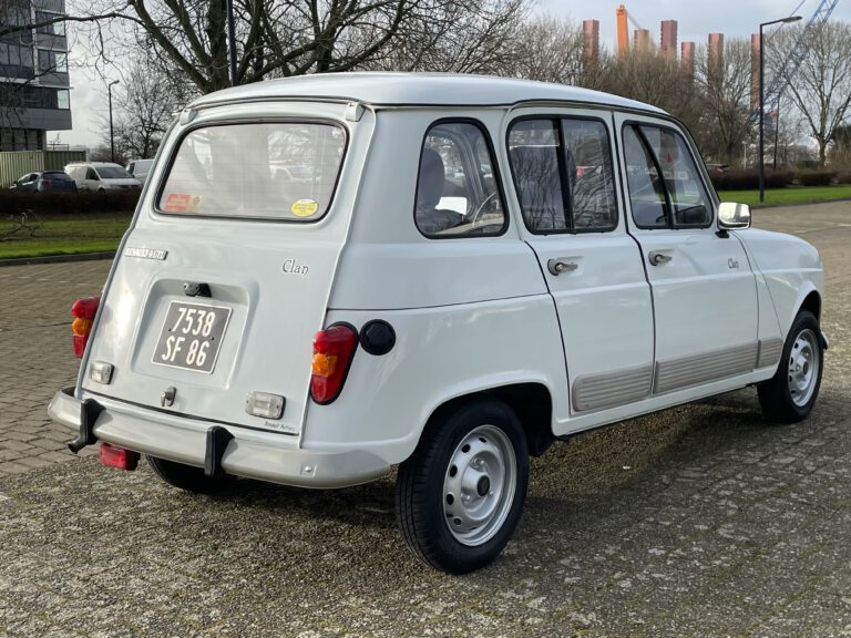 Renault R4GTL Clan – Voitures De l ’Est