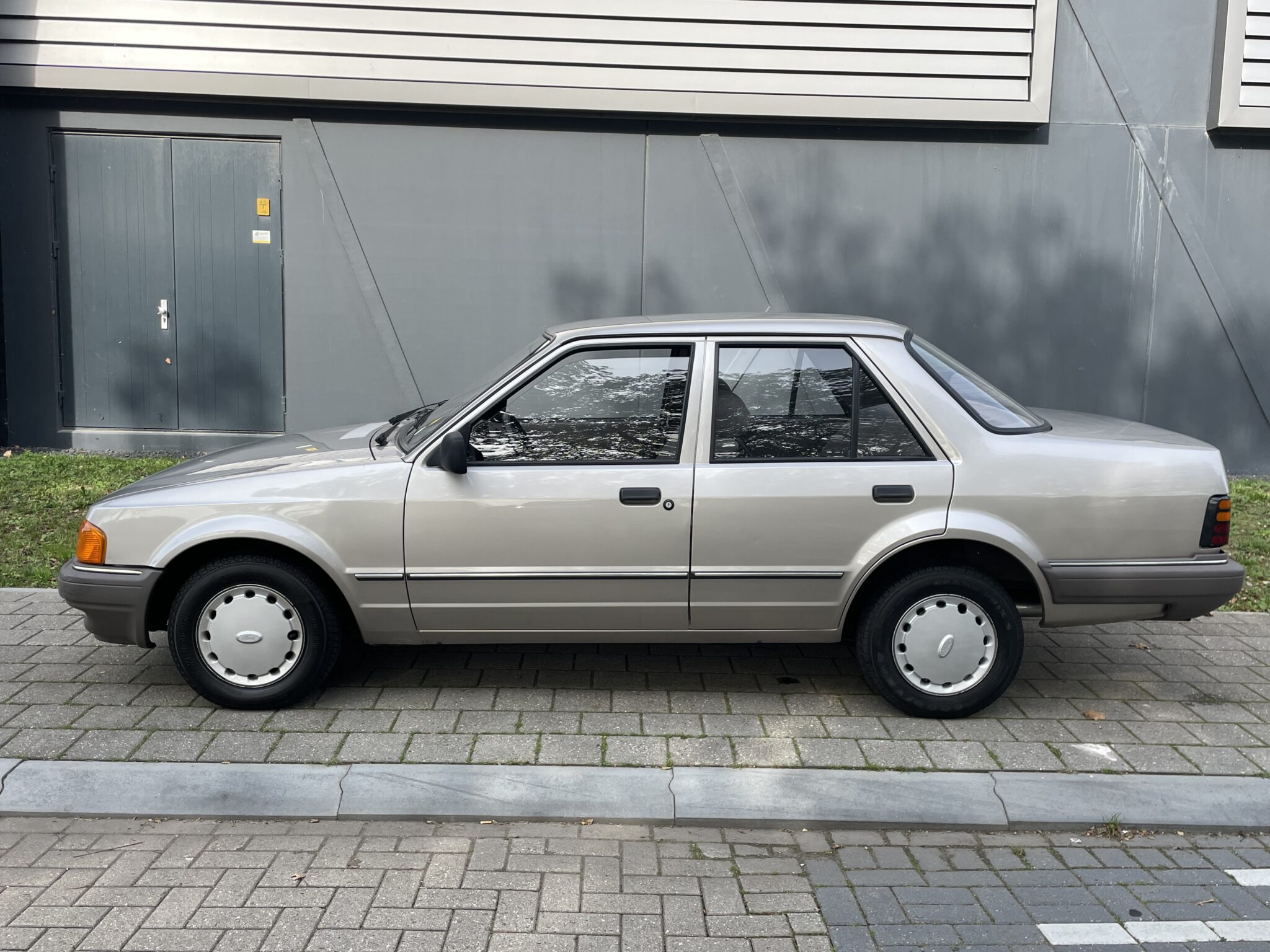 Ford Orion 1.4 CL – Voitures De l ’Est